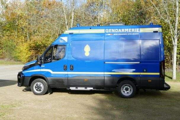 Gruau en charge de la carrosserie des fourgons de la Gendarmerie ...