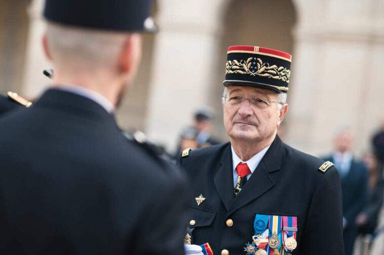 Entretien exclusif : le général d’armée Christian Rodriguez invité du journal le Pandore et la ...